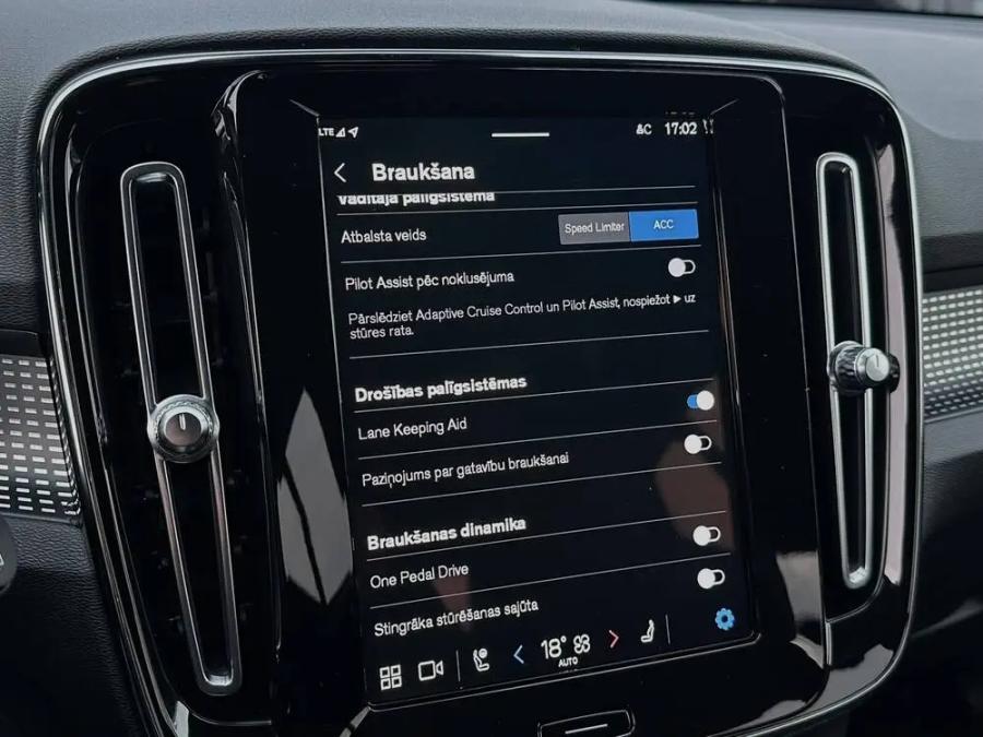 Melns Volvo XC40 2020 Jelgava, ar dzinēja tilpumu 0.00 L un nobraukumu 160 tūkst. km par 18900 €, foto 18 vietnē AUTOMOTO.COM.LV
