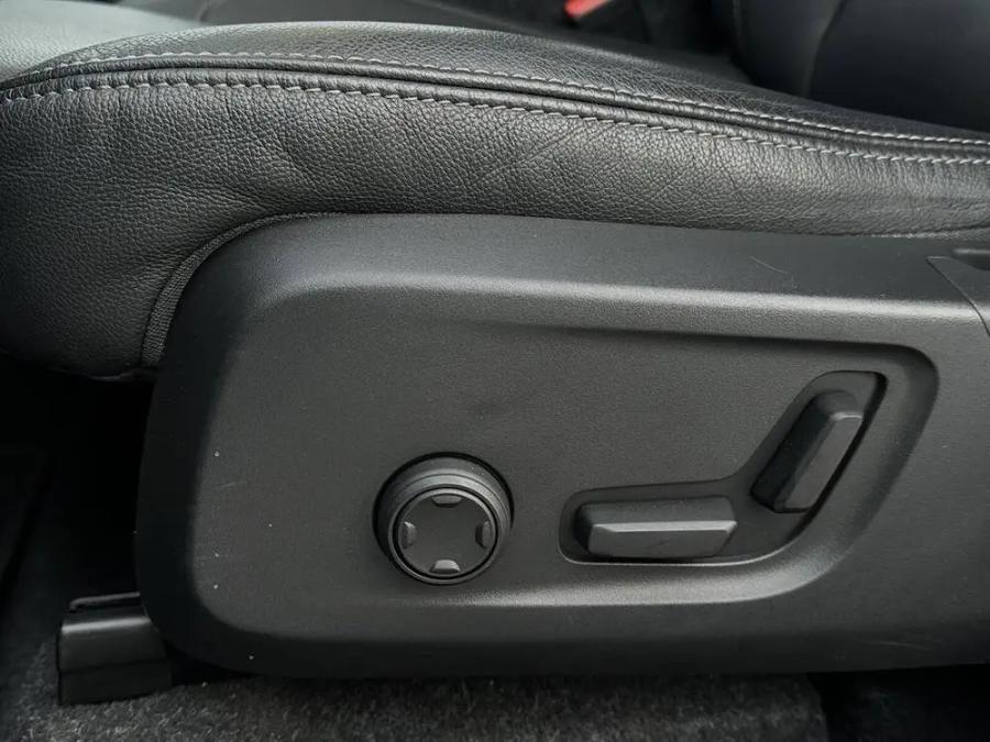 Melns Volvo XC40 2020 Jelgava, ar dzinēja tilpumu 0.00 L un nobraukumu 160 tūkst. km par 18900 €, foto 21 vietnē AUTOMOTO.COM.LV