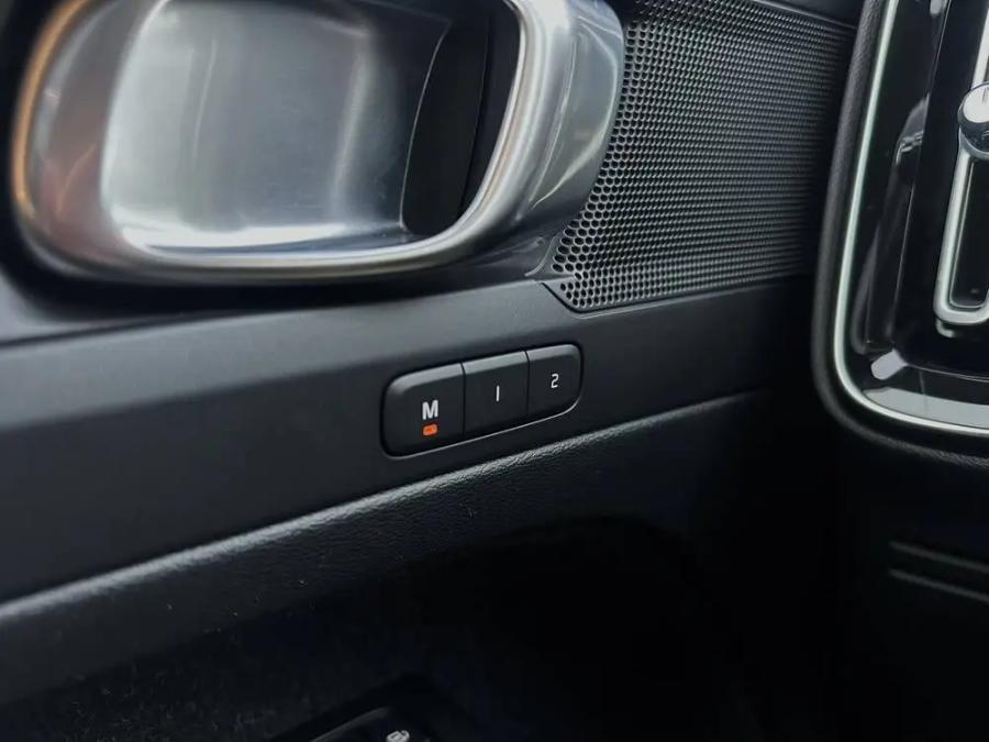 Melns Volvo XC40 2020 Jelgava, ar dzinēja tilpumu 0.00 L un nobraukumu 160 tūkst. km par 18900 €, foto 22 vietnē AUTOMOTO.COM.LV