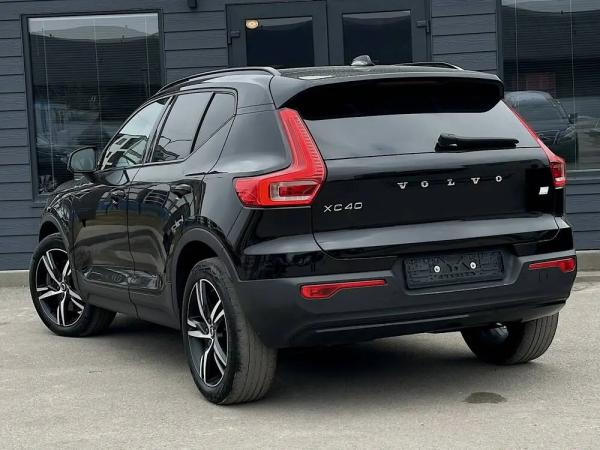 Melns Volvo XC40 2020 Jelgava, ar dzinēja tilpumu 1.50 L un nobraukumu 170 tūkst. km par 19500 €, foto 2 vietnē AUTOMOTO.COM.LV