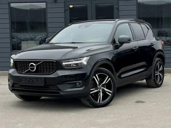 Melns Volvo XC40 2020 Jelgava, ar dzinēja tilpumu 1.50 L un nobraukumu 170 tūkst. km par 19500 €, foto 3 vietnē AUTOMOTO.COM.LV