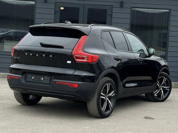 Melns Volvo XC40 2020 Jelgava, ar dzinēja tilpumu 1.50 L un nobraukumu 170 tūkst. km par 19500 €, foto 4 vietnē AUTOMOTO.COM.LV