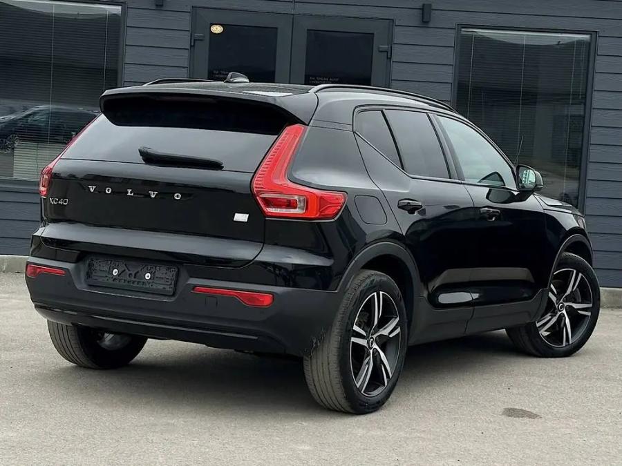 Черный Вольво XC40 2020 в Елгава, объемом двигателя 1.50 л и пробегом 170 тыс. км за 19500 €, фото 5 на AUTOMOTO.COM.LV