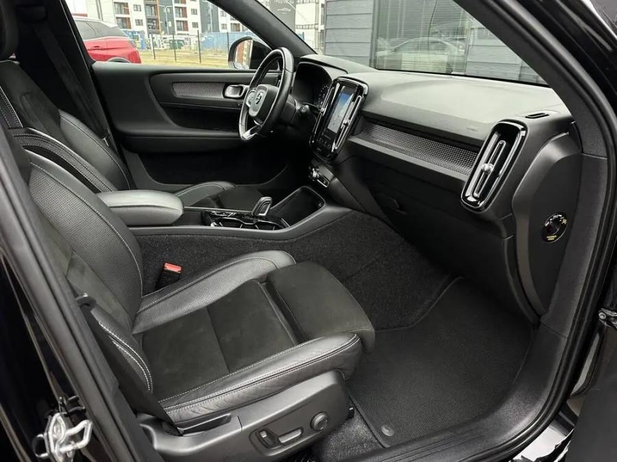 Черный Вольво XC40 2020 в Елгава, объемом двигателя 1.50 л и пробегом 170 тыс. км за 19500 €, фото 7 на AUTOMOTO.COM.LV