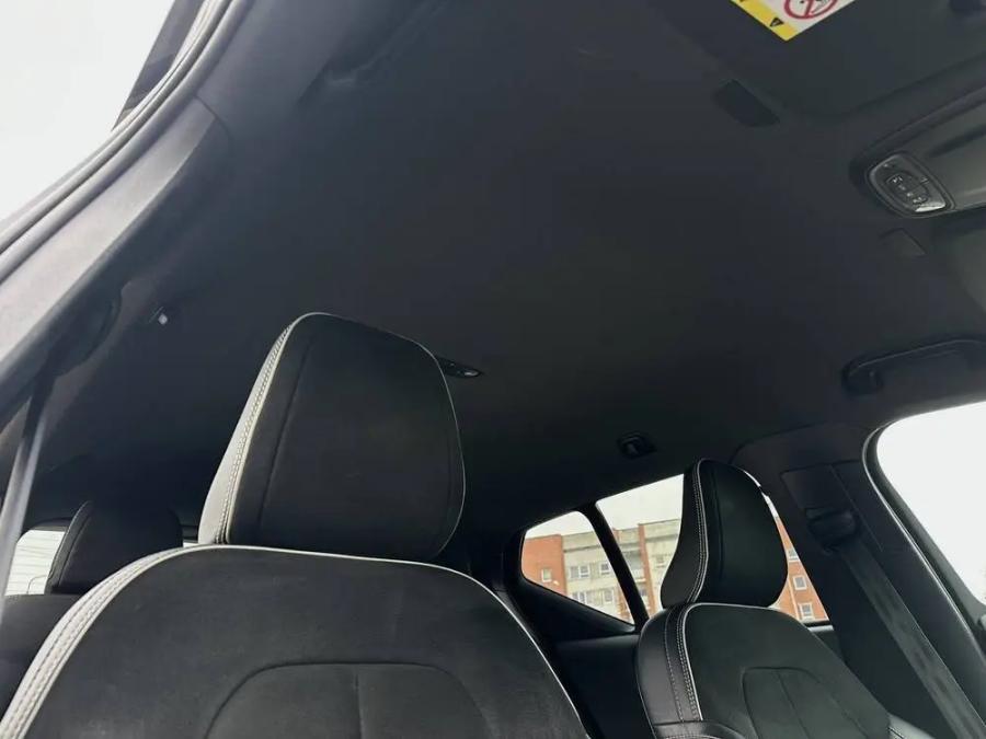 Черный Вольво XC40 2020 в Елгава, объемом двигателя 1.50 л и пробегом 170 тыс. км за 19500 €, фото 8 на AUTOMOTO.COM.LV