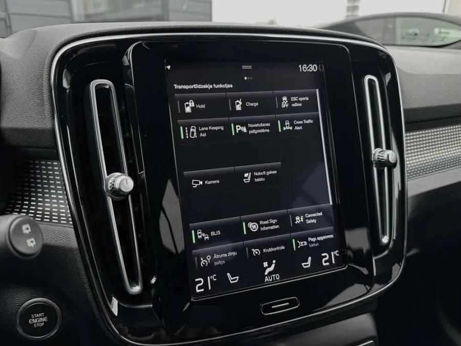 Черный Вольво XC40 2020 в Елгава, объемом двигателя 1.50 л и пробегом 170 тыс. км за 19500 €, фото 13 на AUTOMOTO.COM.LV