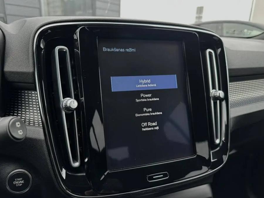 Черный Вольво XC40 2020 в Елгава, объемом двигателя 1.50 л и пробегом 170 тыс. км за 19500 €, фото 16 на AUTOMOTO.COM.LV