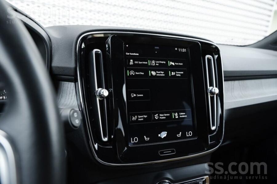 Melns Volvo XC40 2020 Rīga, ar dzinēja tilpumu 2.00 L un nobraukumu 135 tūkst. km par 24100 €, foto 14 vietnē AUTOMOTO.COM.LV