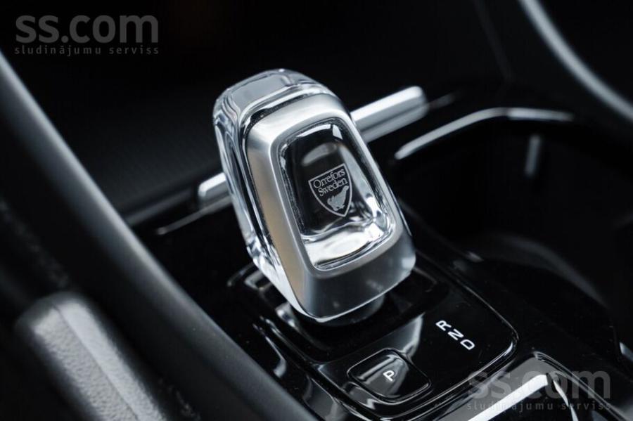Melns Volvo XC40 2020 Rīga, ar dzinēja tilpumu 2.00 L un nobraukumu 135 tūkst. km par 24100 €, foto 21 vietnē AUTOMOTO.COM.LV