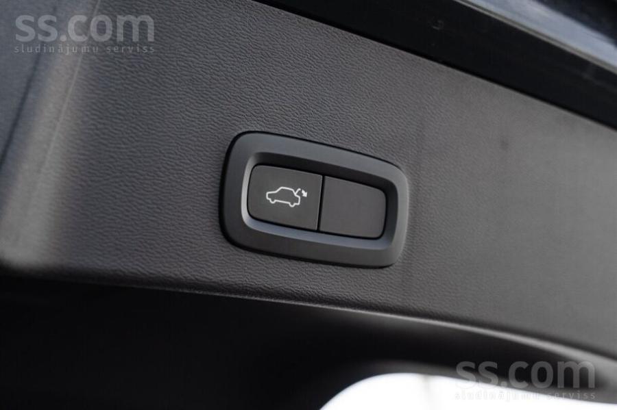 Melns Volvo XC40 2020 Rīga, ar dzinēja tilpumu 2.00 L un nobraukumu 135 tūkst. km par 24100 €, foto 25 vietnē AUTOMOTO.COM.LV