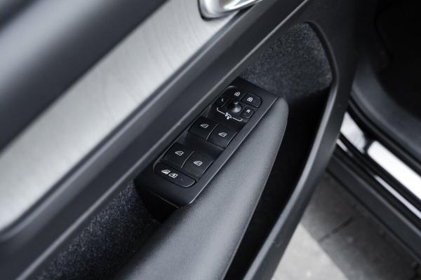 Черный Вольво XC40 2020 в Марупе, объемом двигателя 2.00 л и пробегом 0 тыс. км за 24100 €, фото 7 на AUTOMOTO.COM.LV