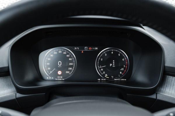 Черный Вольво XC40 2020 в Марупе, объемом двигателя 2.00 л и пробегом 0 тыс. км за 24100 €, фото 10 на AUTOMOTO.COM.LV
