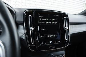 Черный Вольво XC40 2020 в Марупе, объемом двигателя 2.00 л и пробегом 0 тыс. км за 24100 €, фото 14 на AUTOMOTO.COM.LV