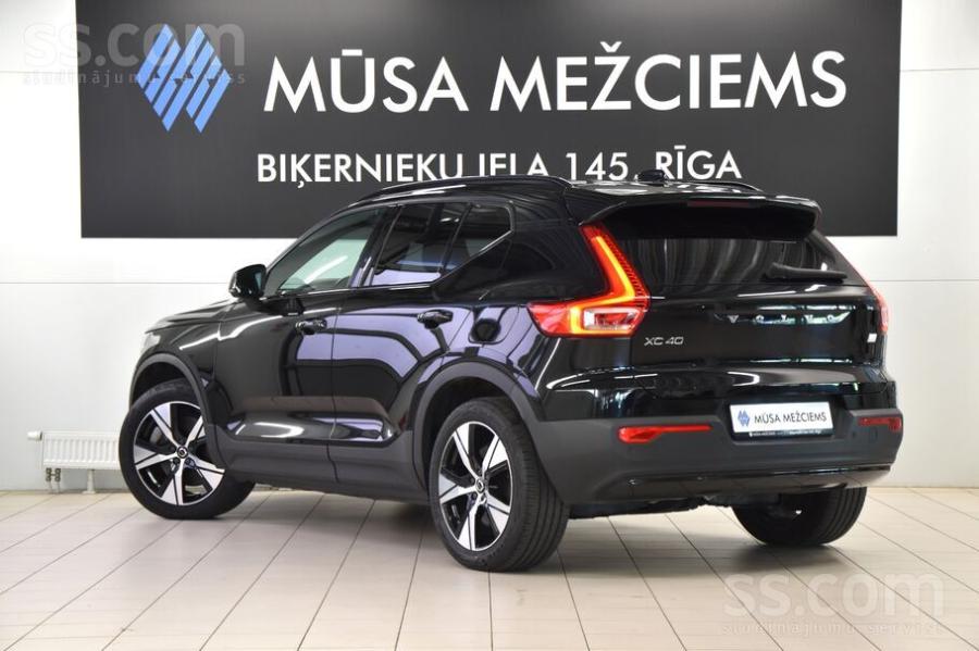 Melns Volvo XC40 2020 Rīga, ar dzinēja tilpumu 0.00 L un nobraukumu 95 tūkst. km par 28990 €, foto 9 vietnē AUTOMOTO.COM.LV