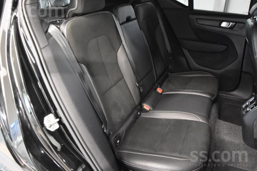 Melns Volvo XC40 2020 Rīga, ar dzinēja tilpumu 0.00 L un nobraukumu 95 tūkst. km par 28990 €, foto 18 vietnē AUTOMOTO.COM.LV