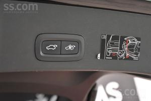 Melns Volvo XC40 2020 Rīga, ar dzinēja tilpumu 0.00 L un nobraukumu 95 tūkst. km par 28990 €, foto 26 vietnē AUTOMOTO.COM.LV