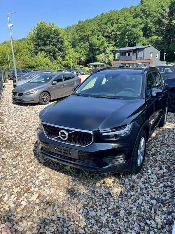 Black Volvo XC40 2020 in Kaunas, with an engine capacity of 1.48 L and mileage of 97 thousand km for 16700 €, photo 1 on AUTOMOTO.COM.LV