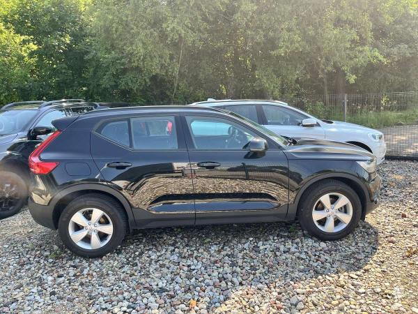 Black Volvo XC40 2020 in Kaunas, with an engine capacity of 1.48 L and mileage of 97 thousand km for 16700 €, photo 4 on AUTOMOTO.COM.LV