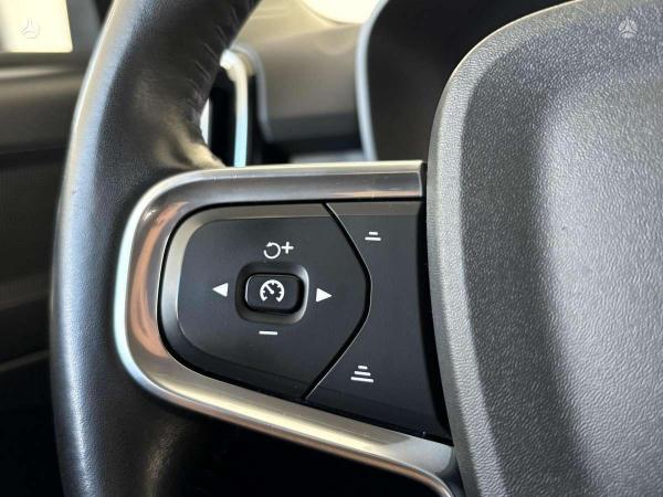 Черный Вольво XC40 2020 в Вильнюс, объемом двигателя 1.48 л и пробегом 163 тыс. км за 18999 €, фото 7 на AUTOMOTO.COM.LV