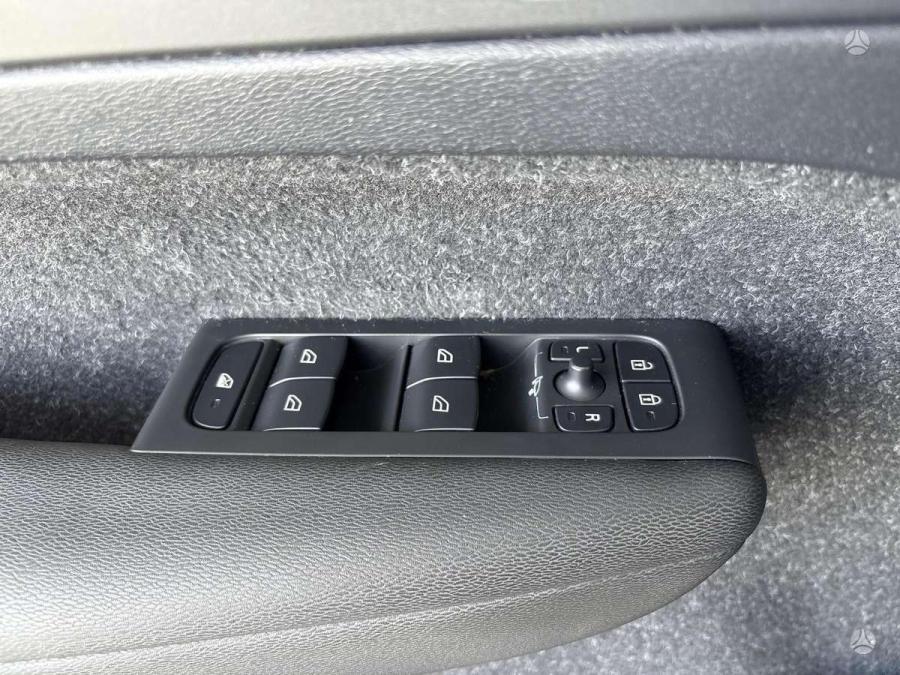 Черный Вольво XC40 2020 в Вильнюс, объемом двигателя 1.48 л и пробегом 163 тыс. км за 18999 €, фото 18 на AUTOMOTO.COM.LV
