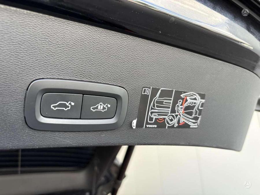 Черный Вольво XC40 2020 в Вильнюс, объемом двигателя 1.48 л и пробегом 163 тыс. км за 18999 €, фото 24 на AUTOMOTO.COM.LV