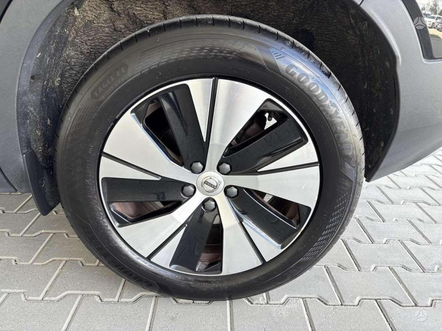 Черный Вольво XC40 2020 в Вильнюс, объемом двигателя 1.48 л и пробегом 163 тыс. км за 18999 €, фото 27 на AUTOMOTO.COM.LV