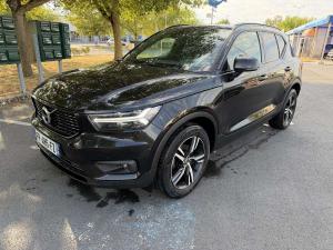 Melns Volvo XC40 2020 Tauragė, ar dzinēja tilpumu 2.00 L un nobraukumu 240 tūkst. km par 16900 €, foto  vietnē AUTOMOTO.COM.LV