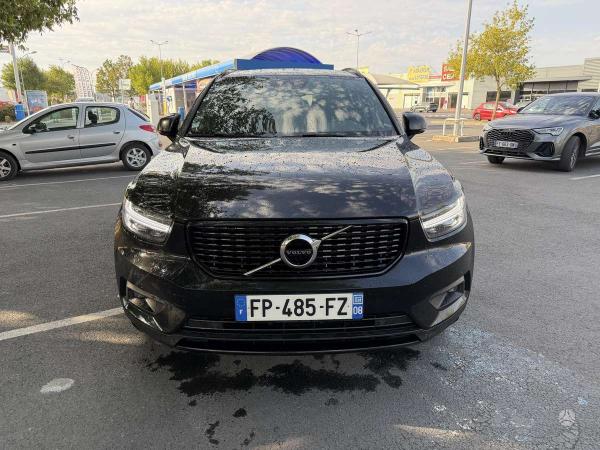 Черный Вольво XC40 2020 в Таураге, объемом двигателя 2.00 л и пробегом 240 тыс. км за 16900 €, фото 2 на AUTOMOTO.COM.LV