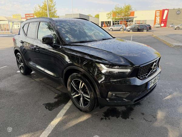 Черный Вольво XC40 2020 в Таураге, объемом двигателя 2.00 л и пробегом 240 тыс. км за 16900 €, фото 3 на AUTOMOTO.COM.LV