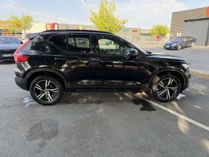 Black Volvo XC40 2020 in Taurage, with an engine capacity of 2.00 L and mileage of 240 thousand km for 16900 €, photo 5 on AUTOMOTO.COM.LV