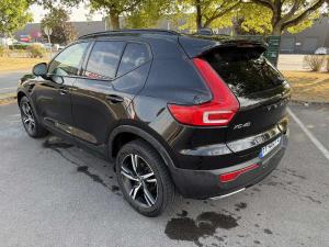 Black Volvo XC40 2020 in Taurage, with an engine capacity of 2.00 L and mileage of 240 thousand km for 16900 €, photo 8 on AUTOMOTO.COM.LV