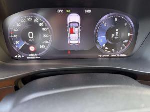 Black Volvo XC40 2020 in Taurage, with an engine capacity of 2.00 L and mileage of 240 thousand km for 16900 €, photo 18 on AUTOMOTO.COM.LV