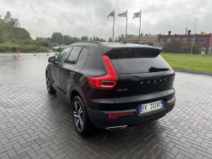 Black Volvo XC40 2020 in Telschi, with an engine capacity of 1.97 L and mileage of 172 thousand km for 18200 €, photo 5 on AUTOMOTO.COM.LV