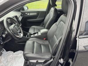 Black Volvo XC40 2020 in Telschi, with an engine capacity of 1.97 L and mileage of 172 thousand km for 18200 €, photo 14 on AUTOMOTO.COM.LV