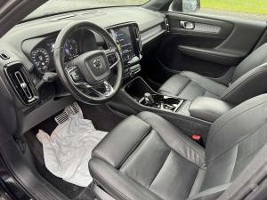 Black Volvo XC40 2020 in Telschi, with an engine capacity of 1.97 L and mileage of 172 thousand km for 18200 €, photo 15 on AUTOMOTO.COM.LV