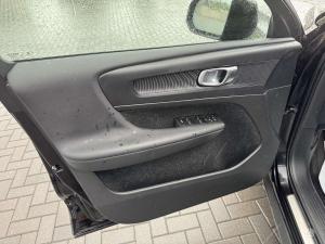 Black Volvo XC40 2020 in Telschi, with an engine capacity of 1.97 L and mileage of 172 thousand km for 18200 €, photo 16 on AUTOMOTO.COM.LV