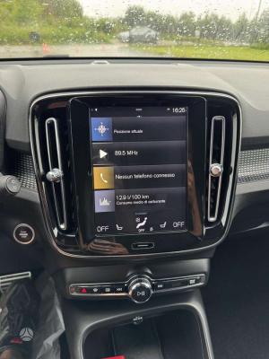 Black Volvo XC40 2020 in Telschi, with an engine capacity of 1.97 L and mileage of 172 thousand km for 18200 €, photo 26 on AUTOMOTO.COM.LV