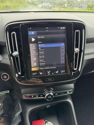 Black Volvo XC40 2020 in Telschi, with an engine capacity of 1.97 L and mileage of 172 thousand km for 18200 €, photo 29 on AUTOMOTO.COM.LV