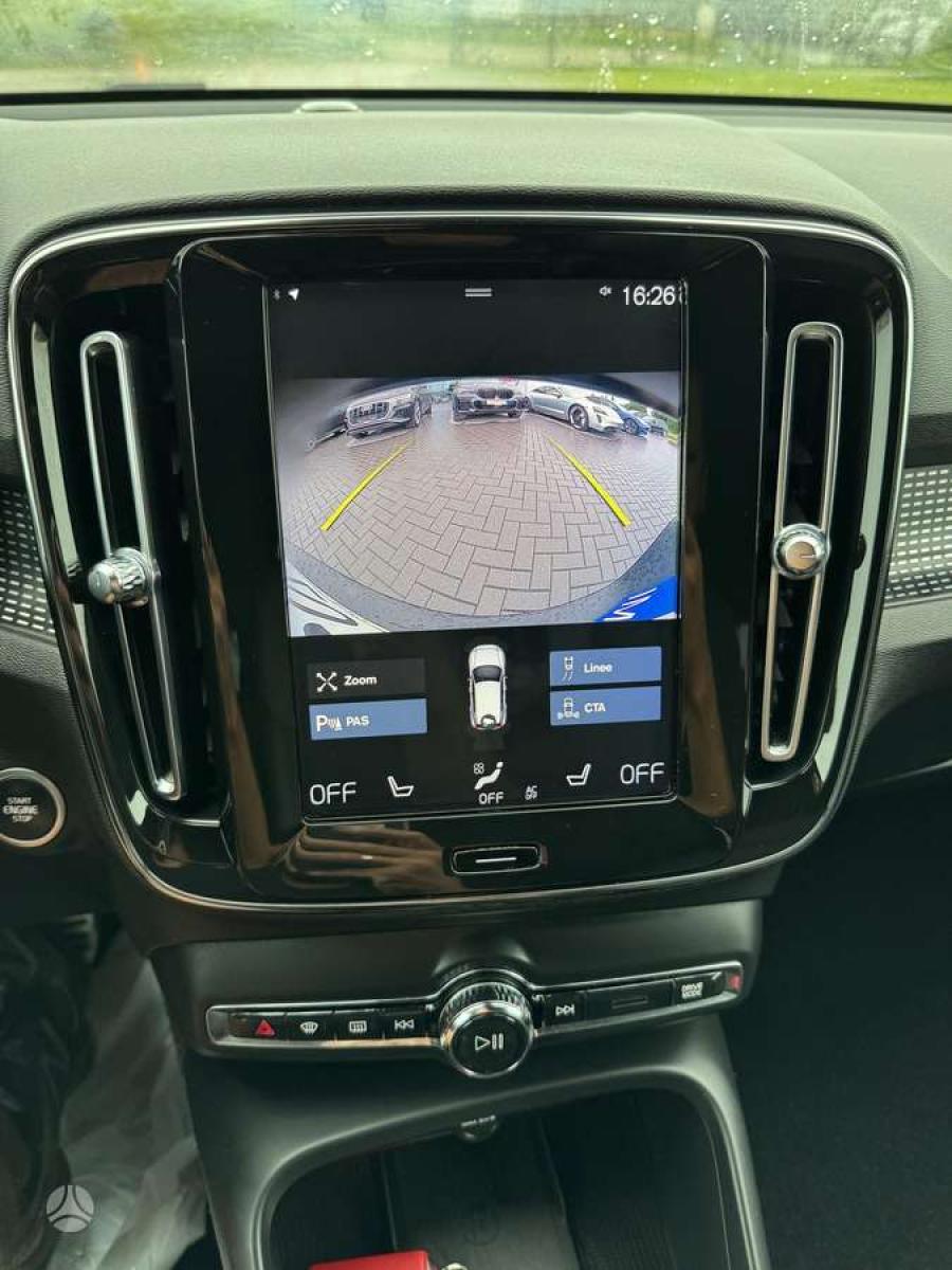 Black Volvo XC40 2020 in Telschi, with an engine capacity of 1.97 L and mileage of 172 thousand km for 18200 €, photo 33 on AUTOMOTO.COM.LV