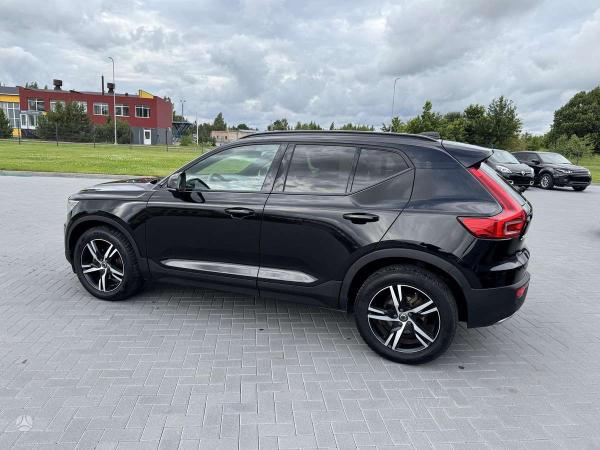 Черный Вольво XC40 2020 в Тельшяй, объемом двигателя 1.97 л и пробегом 172 тыс. км за 18200 €, фото 3 на AUTOMOTO.COM.LV