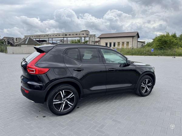 Черный Вольво XC40 2020 в Тельшяй, объемом двигателя 1.97 л и пробегом 172 тыс. км за 18200 €, фото 7 на AUTOMOTO.COM.LV