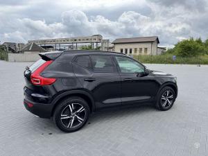Black Volvo XC40 2020 in Telschi, with an engine capacity of 1.97 L and mileage of 172 thousand km for 18200 €, photo 8 on AUTOMOTO.COM.LV