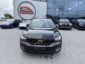 Black Volvo XC40 2020 in Telschi, with an engine capacity of 1.97 L and mileage of 172 thousand km for 18200 €, photo 11 on AUTOMOTO.COM.LV