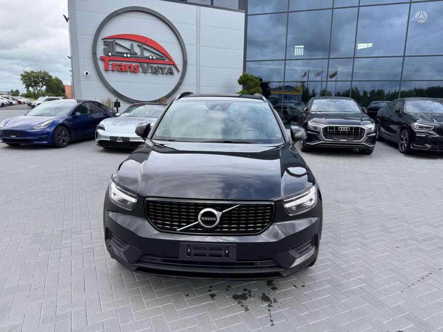 Black Volvo XC40 2020 in Telschi, with an engine capacity of 1.97 L and mileage of 172 thousand km for 18200 €, photo 11 on AUTOMOTO.COM.LV