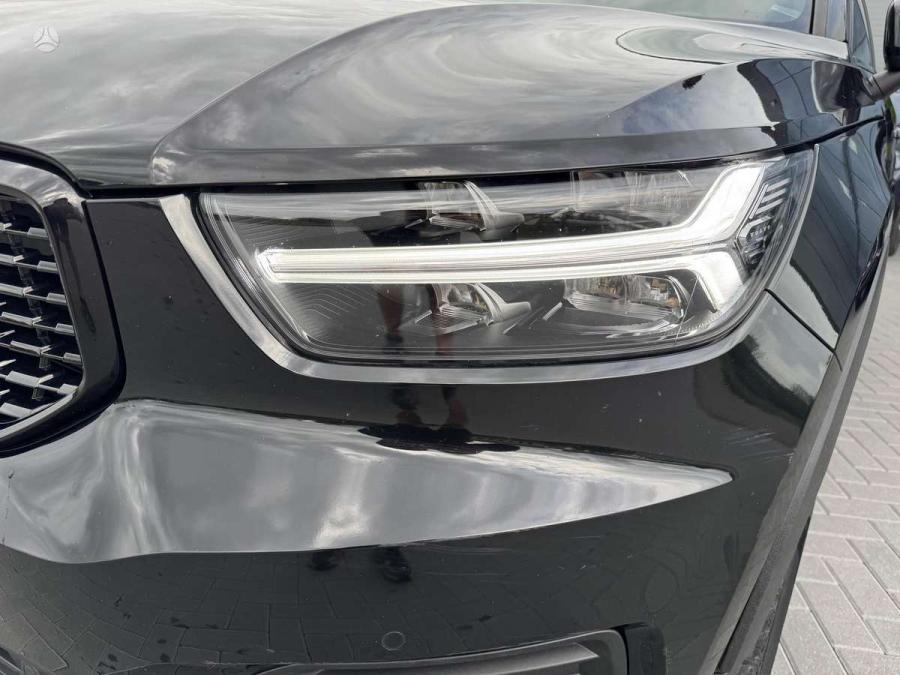 Black Volvo XC40 2020 in Telschi, with an engine capacity of 1.97 L and mileage of 172 thousand km for 18200 €, photo 12 on AUTOMOTO.COM.LV