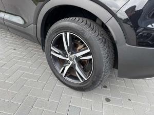 Black Volvo XC40 2020 in Telschi, with an engine capacity of 1.97 L and mileage of 172 thousand km for 18200 €, photo 14 on AUTOMOTO.COM.LV