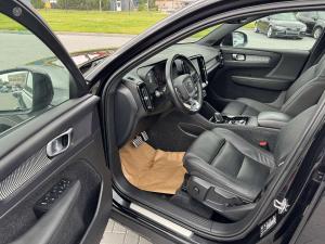 Black Volvo XC40 2020 in Telschi, with an engine capacity of 1.97 L and mileage of 172 thousand km for 18200 €, photo 19 on AUTOMOTO.COM.LV