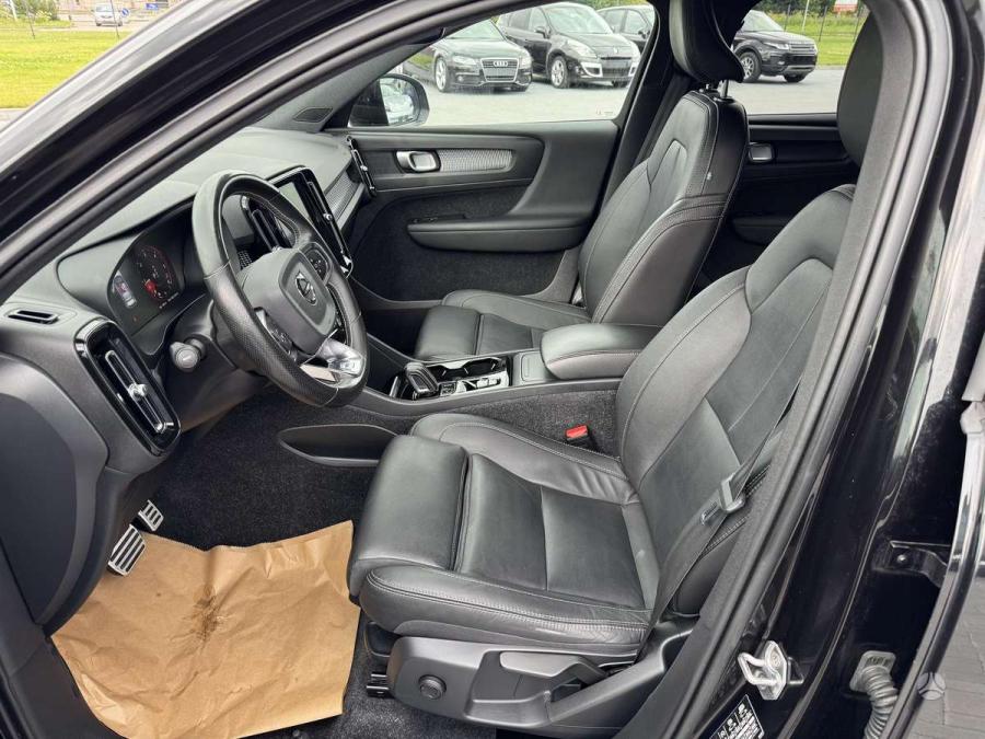 Black Volvo XC40 2020 in Telschi, with an engine capacity of 1.97 L and mileage of 172 thousand km for 18200 €, photo 20 on AUTOMOTO.COM.LV