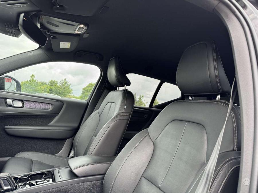 Black Volvo XC40 2020 in Telschi, with an engine capacity of 1.97 L and mileage of 172 thousand km for 18200 €, photo 22 on AUTOMOTO.COM.LV