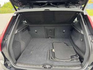 Black Volvo XC40 2020 in Telschi, with an engine capacity of 1.97 L and mileage of 172 thousand km for 18200 €, photo 24 on AUTOMOTO.COM.LV